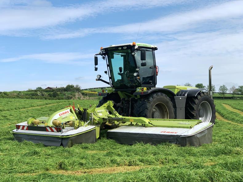 A Claas mowing outfit - Premium