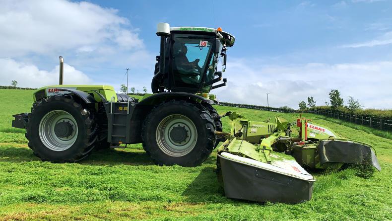 A Claas mowing outfit - Premium