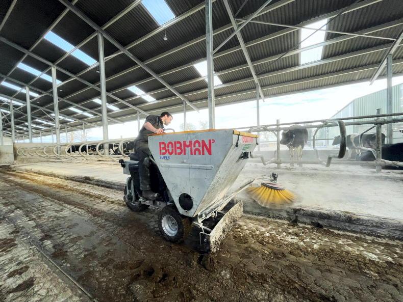 Watch: head-to-head - diesel v electric cubicle sweepers - Premium