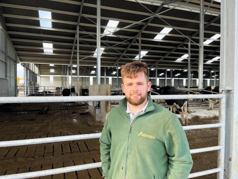 Watch: head-to-head - diesel v electric cubicle sweepers - Premium