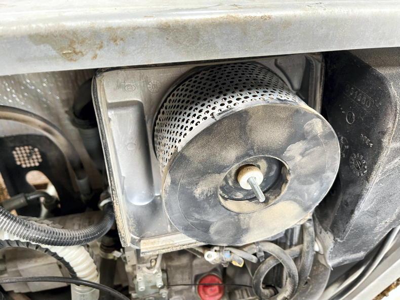 Watch: head-to-head - diesel v electric cubicle sweepers - Premium