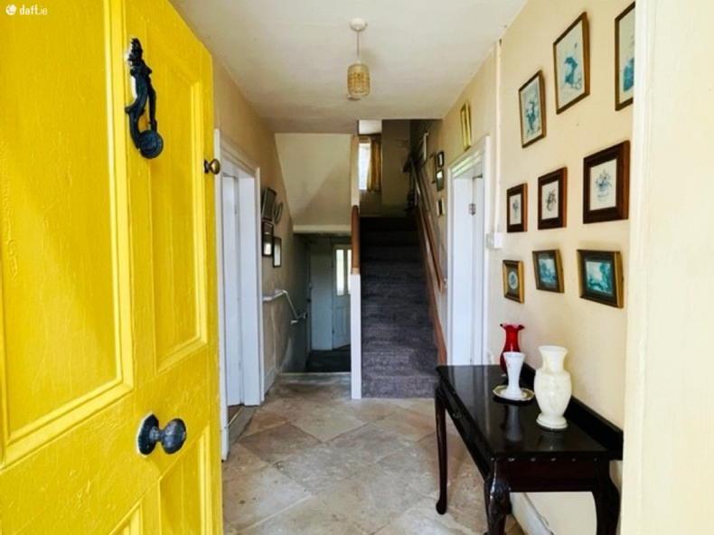 Land parcel with nice cottage makes €25,263/ac - Free